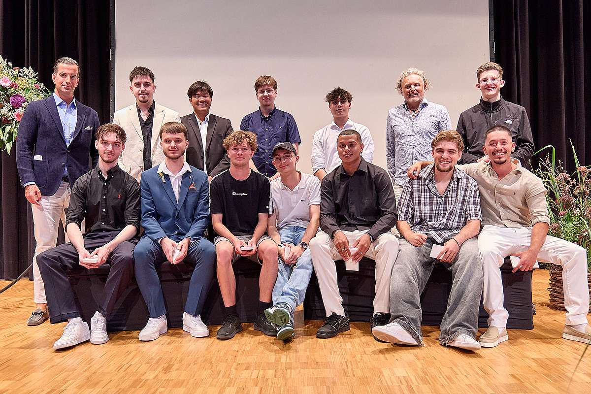 Fotos Lehrabschlussfeier Logistik - Berufs- und Weiterbildungszentrum ...